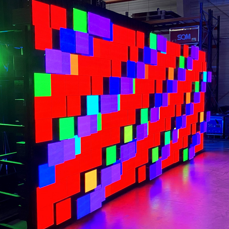 P1.9 KINETIC LED WALL